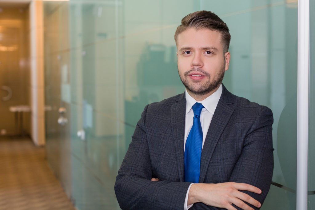 Attorneys - Jauregui y Del Valle
